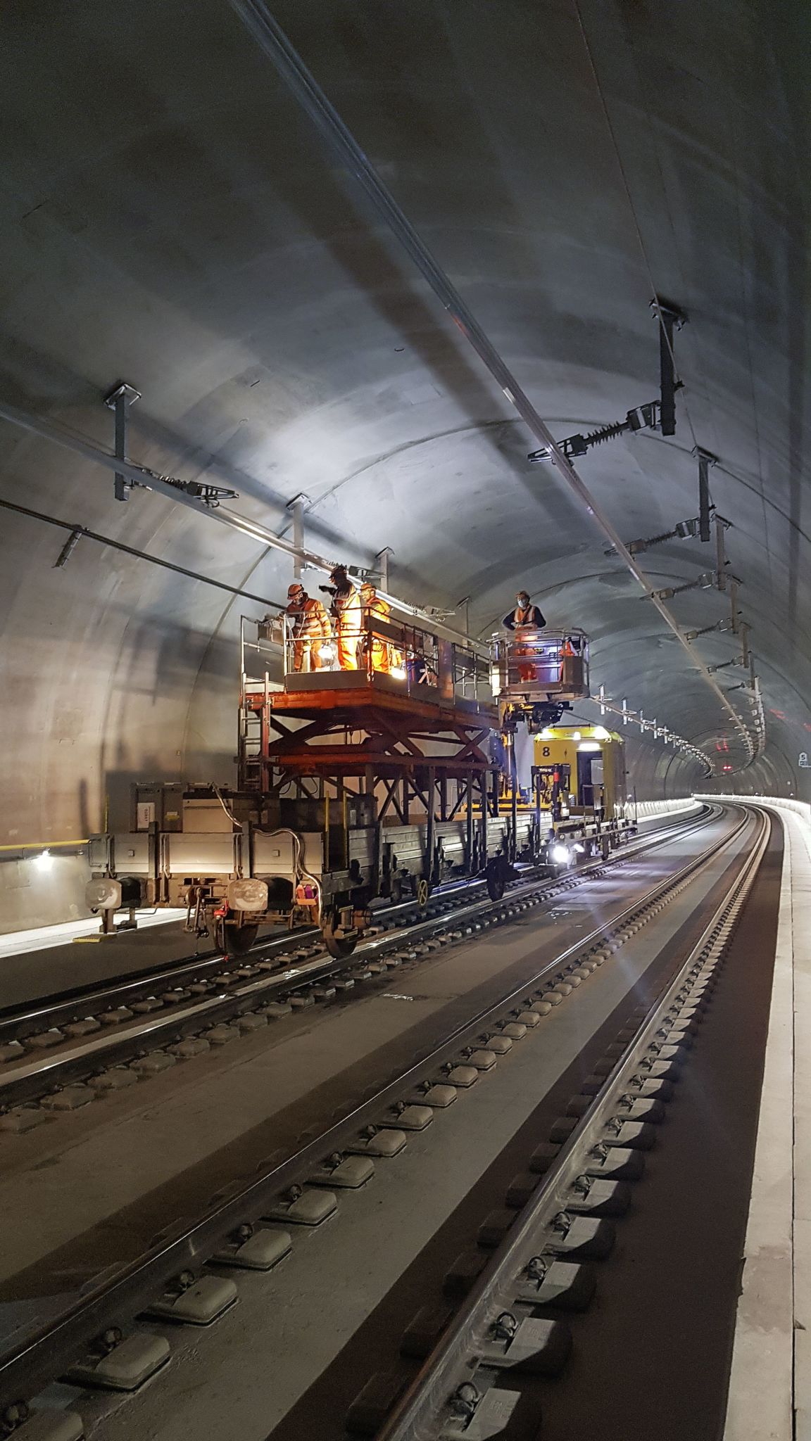 Rigid overhead conductor rail CR4 - Furrer+Frey baut Fahrleitungen ...