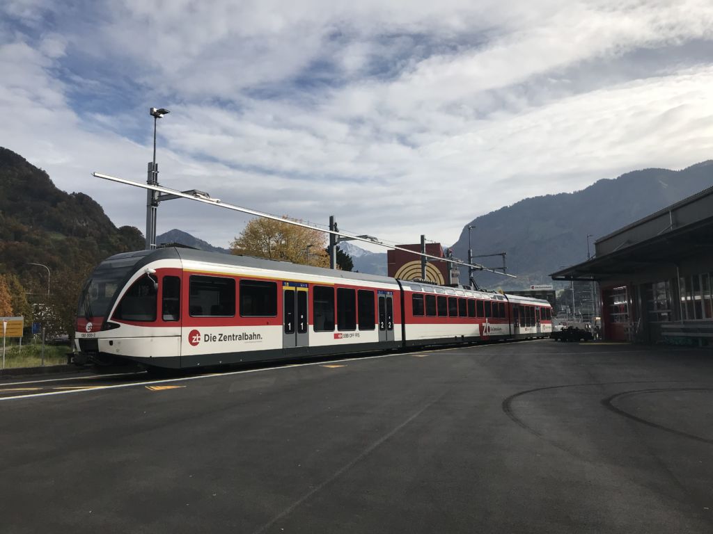 Rigid overhead conductor rail CR4 - Furrer+Frey baut Fahrleitungen ...