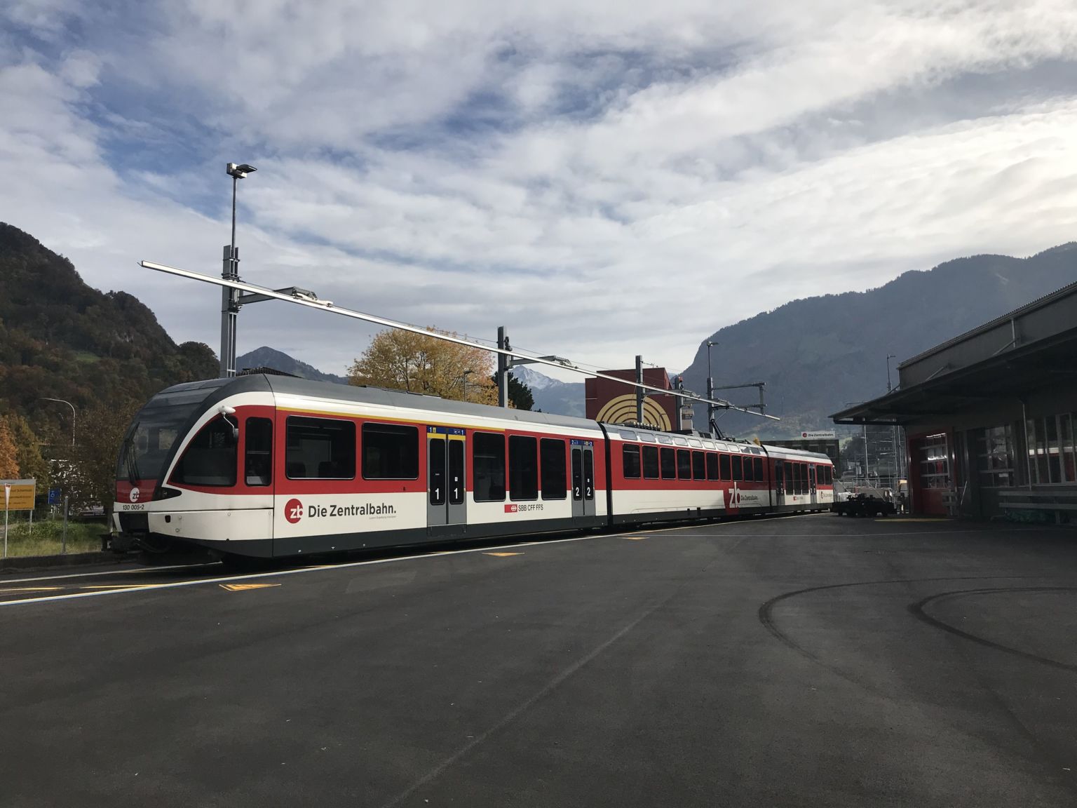 Rigid overhead conductor rail CR4 - Furrer+Frey baut Fahrleitungen ...