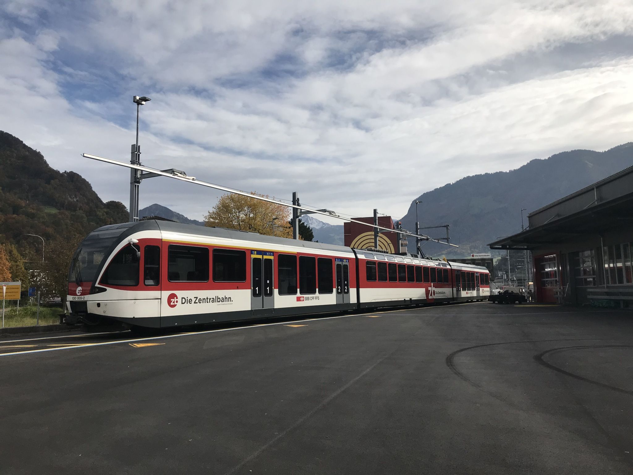 Rigid overhead conductor rail CR4 - Furrer+Frey baut Fahrleitungen ...