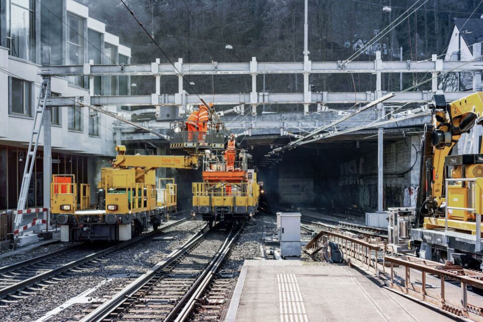 Overhead contact lines - Furrer+Frey baut Fahrleitungen - Furrer+Frey
